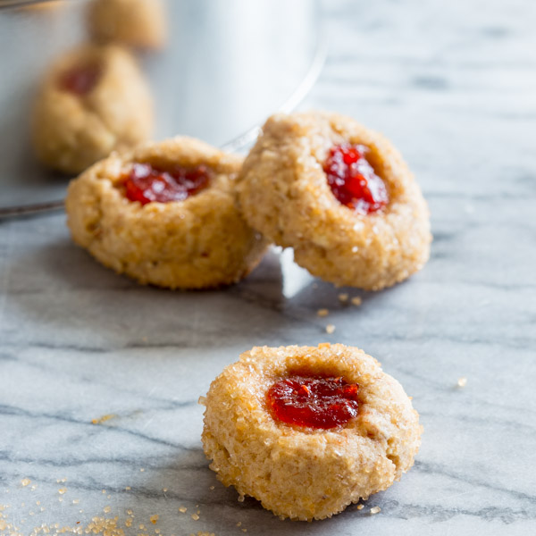 linzer thumbprint cookies – ChefTap